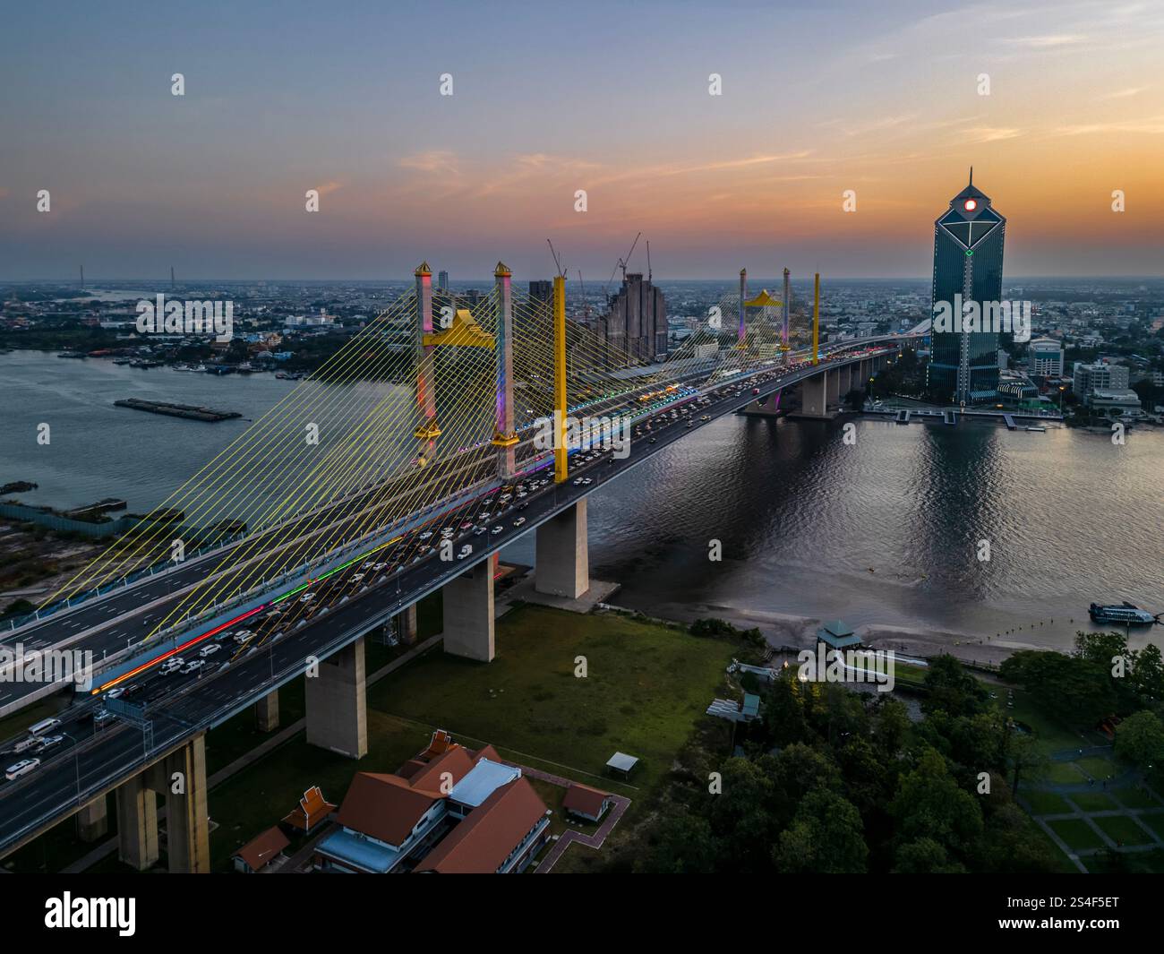 Thotsamarachan Bridge (Rama IX Bridge) crossing Chao phraya river ...