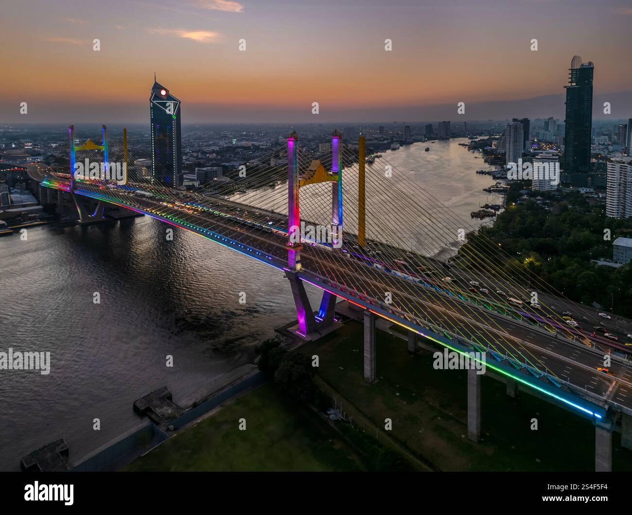 Thotsamarachan Bridge (Rama IX Bridge) crossing Chao phraya river. Beautiful city of Bangkok ...