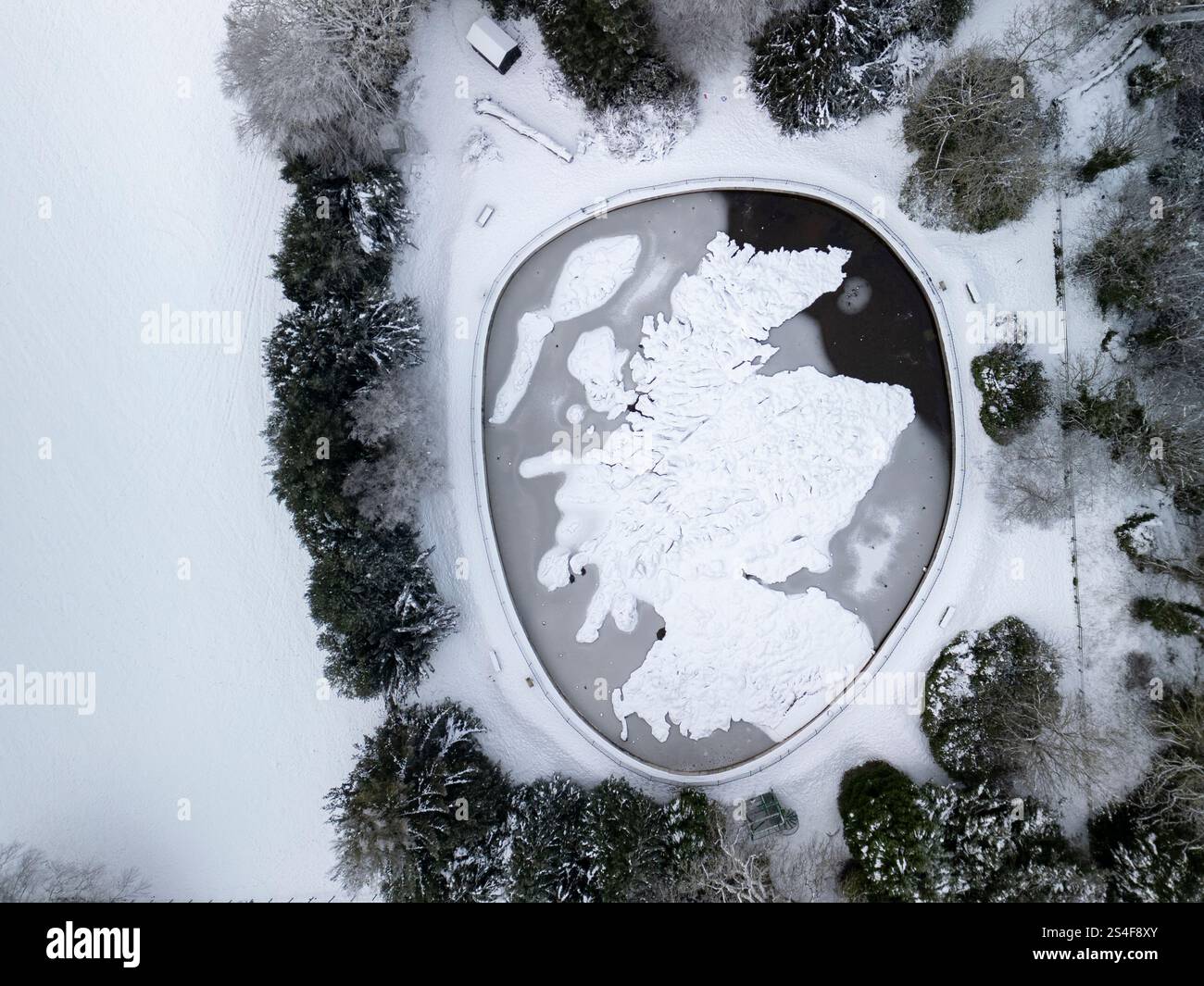 Peebles, Scotland, UK. 11th January, 2025. Following the coldest night ...
