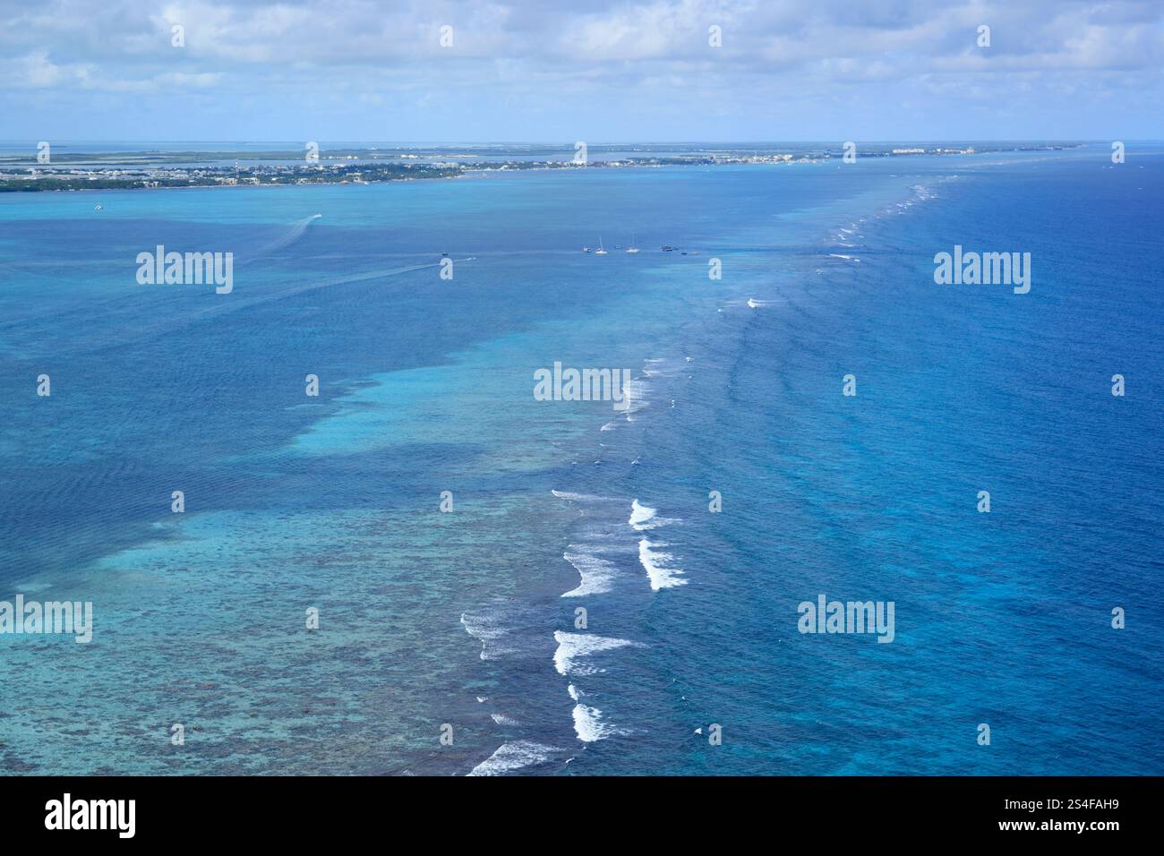 Aerial view of Caye Caulker, Belize Stock Photo - Alamy