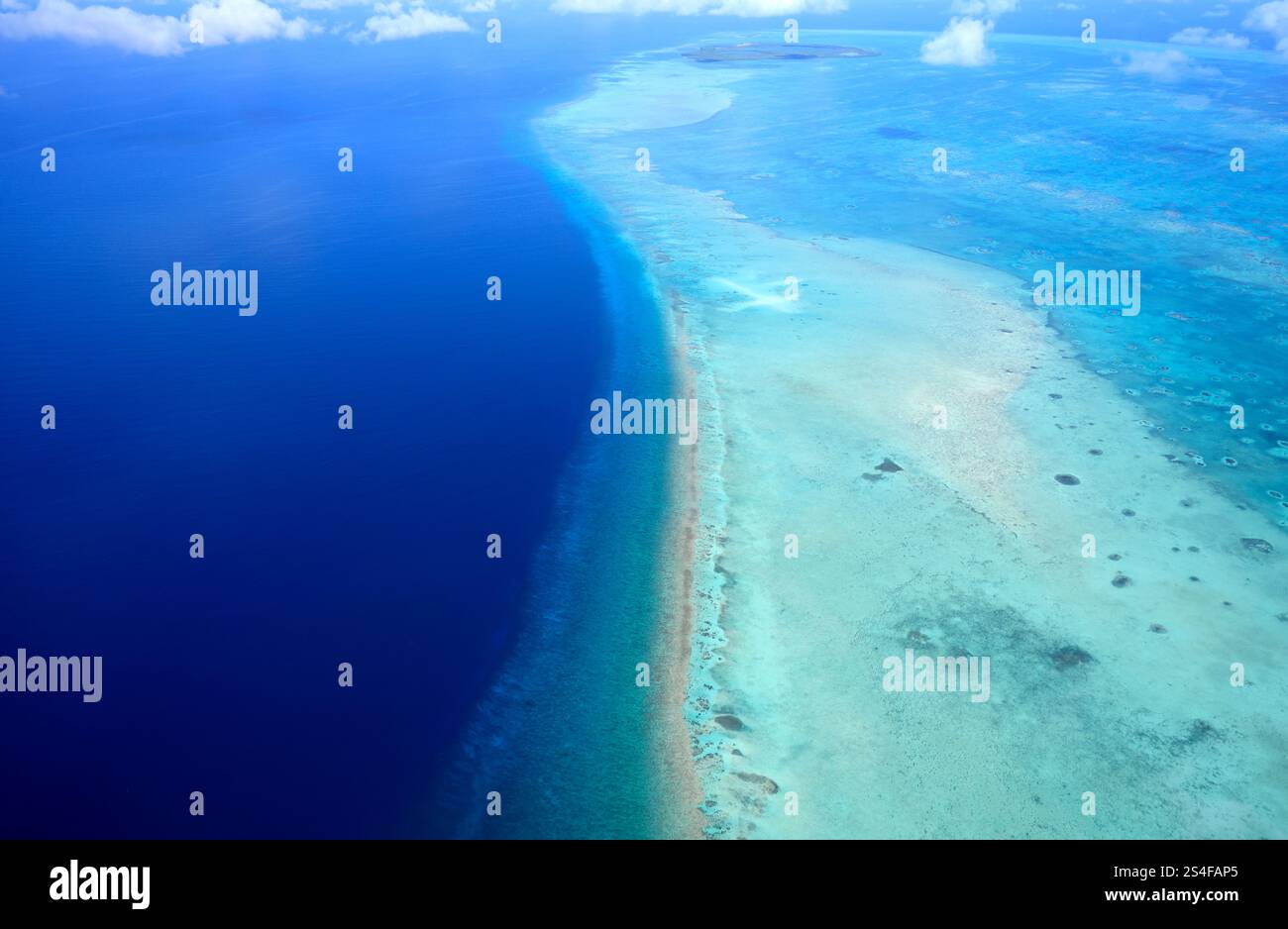 Aerial view of the Belize Barrier Reef Stock Photo - Alamy