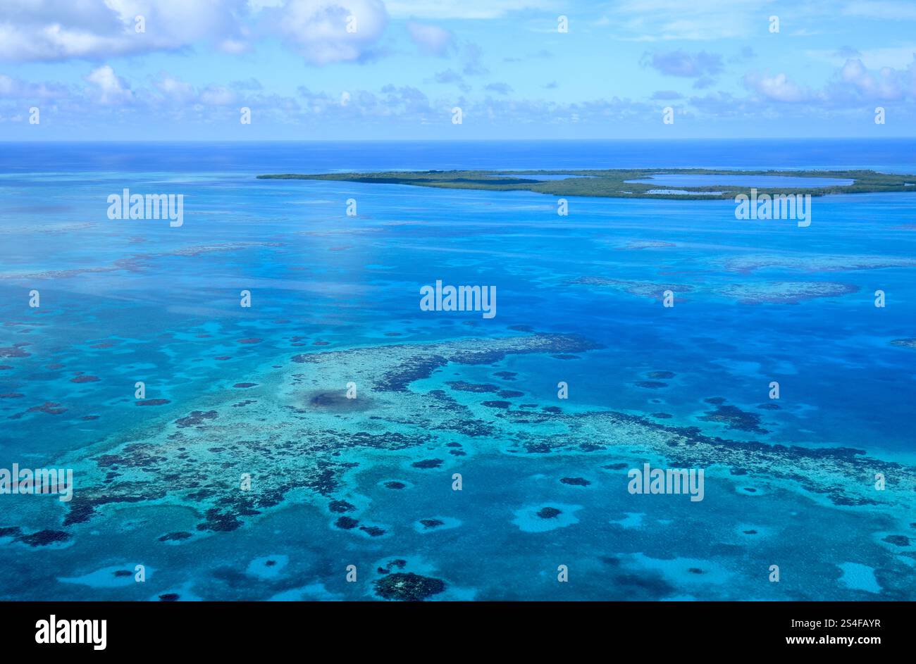 Aerial view of the Belize Barrier Reef Stock Photo - Alamy