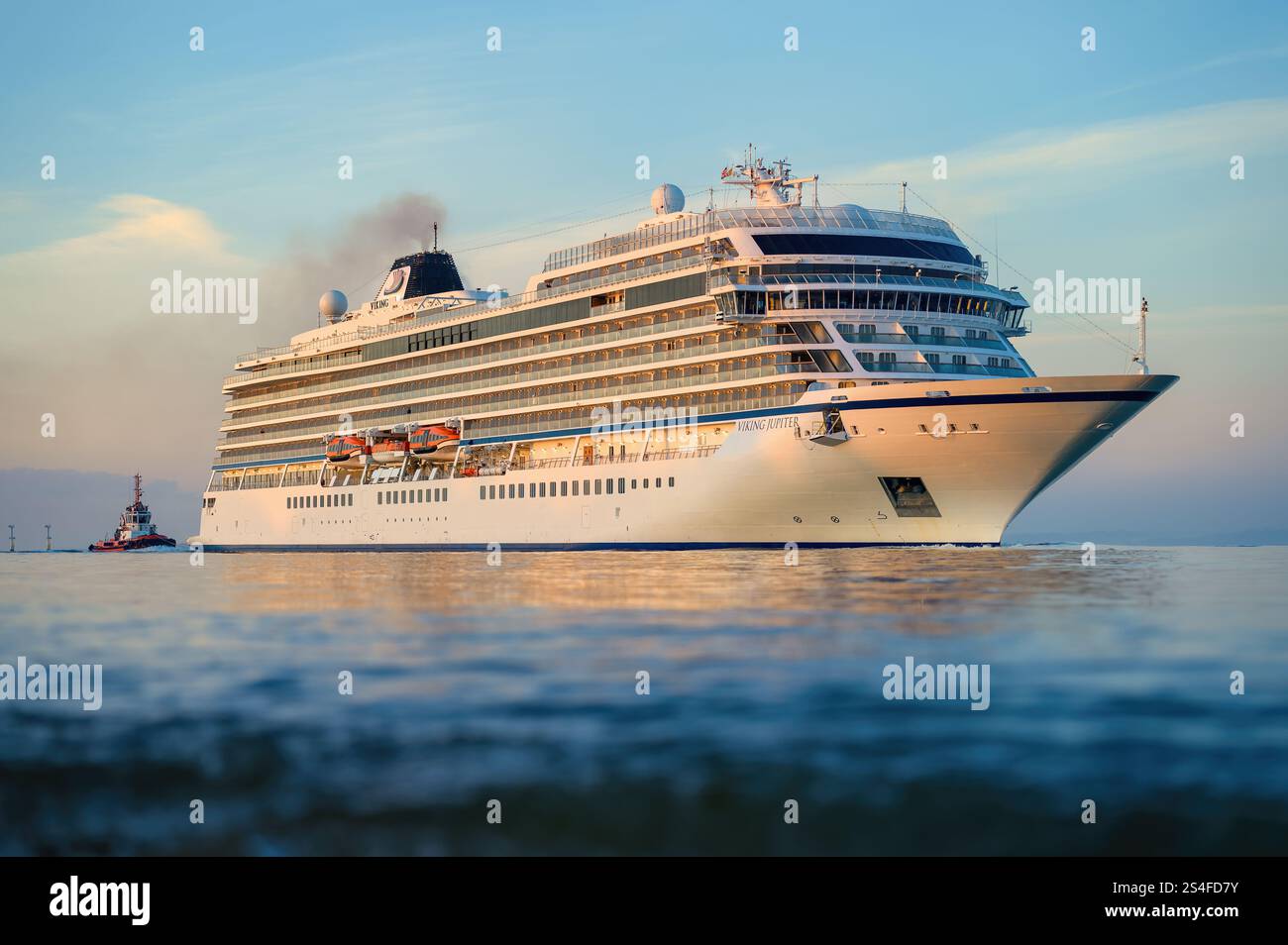 The Norwegian cruise ship Viking Jupiter (Viking Cruises) approaching ...