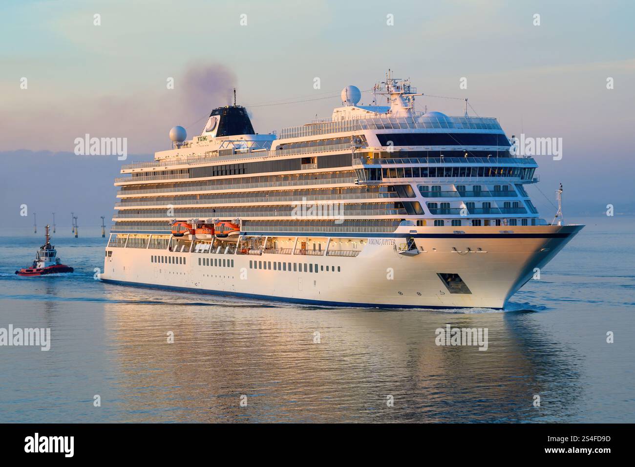 The Norwegian cruise ship Viking Jupiter (Viking Cruises) approaching ...