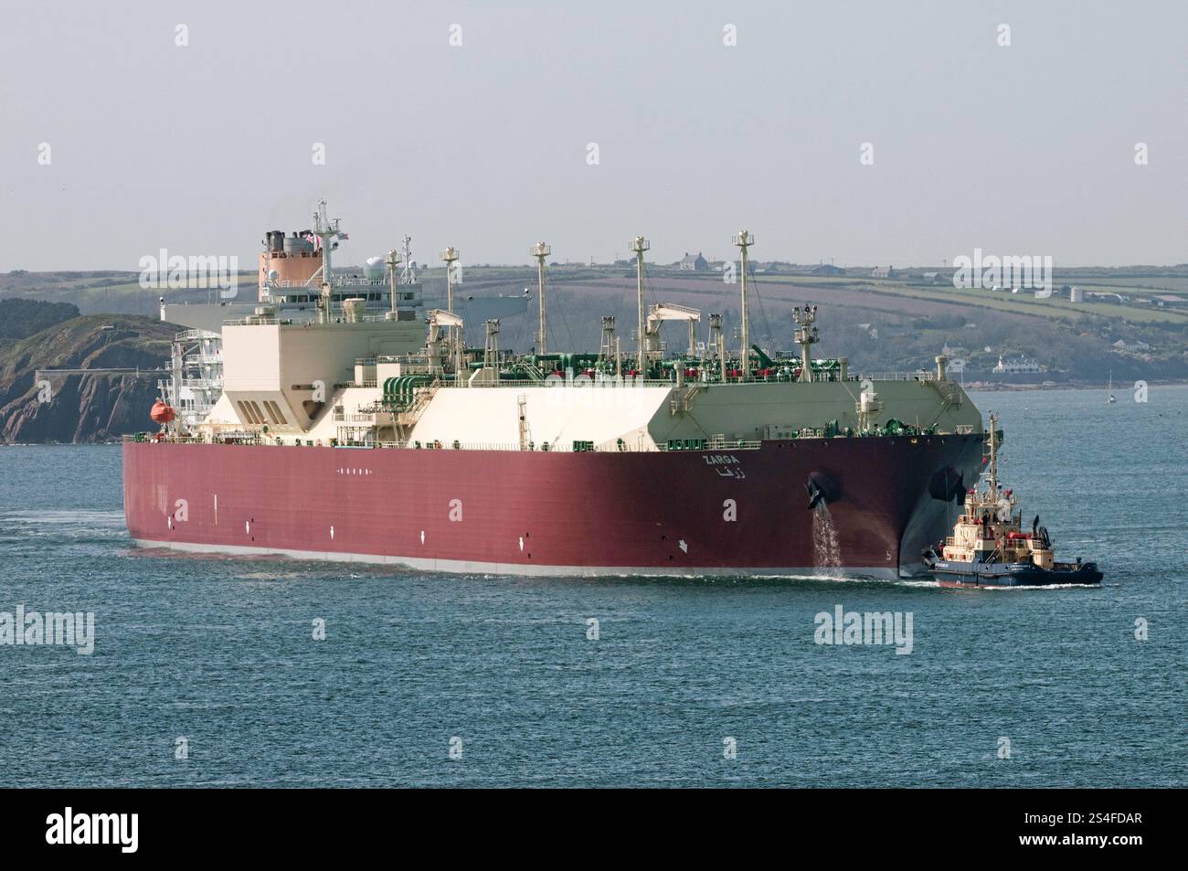 The Qatari-owned Q-Max LNG tanker Zarga in Milford Haven waterway Stock ...