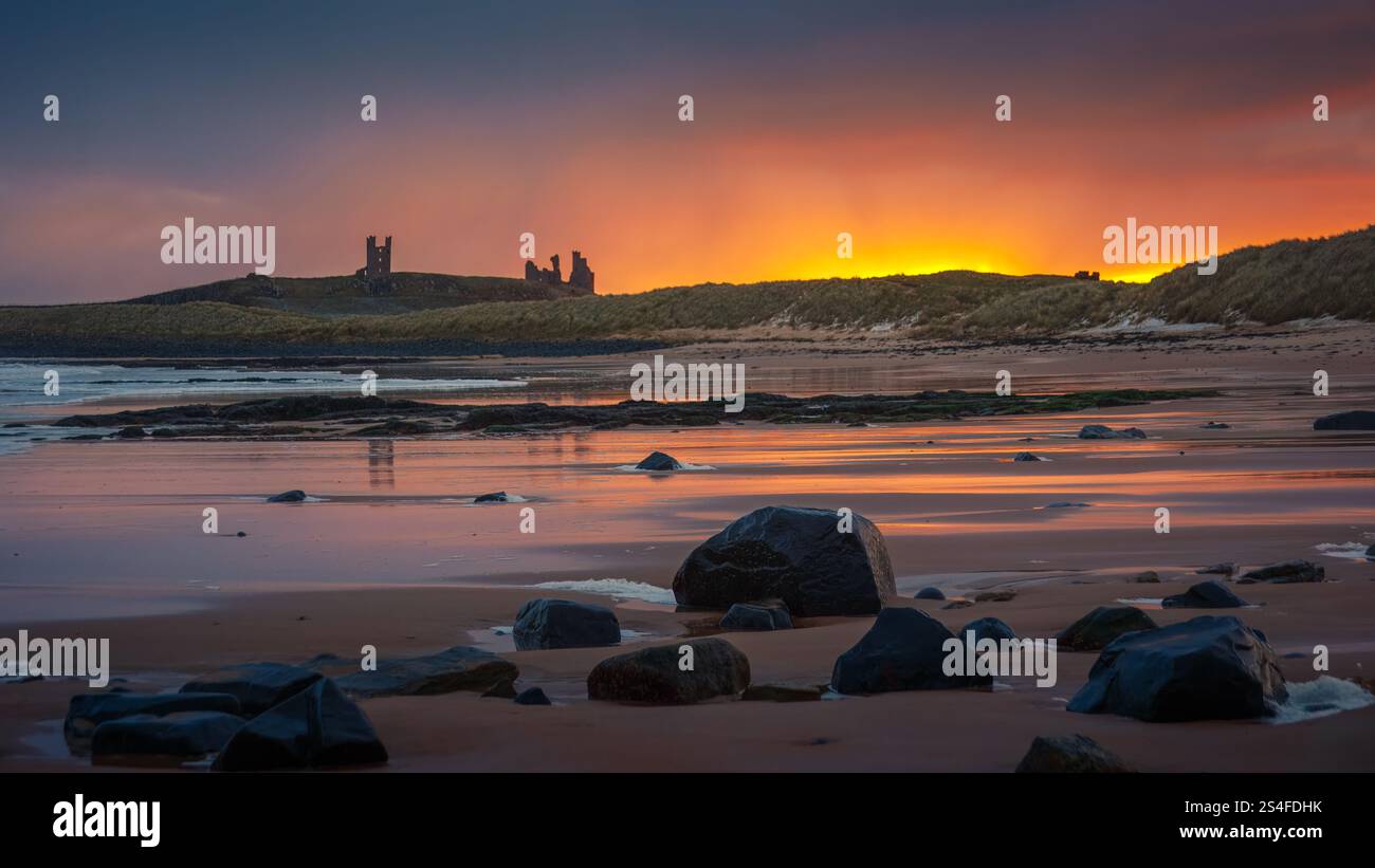 Sunrise over castle hi-res stock photography and images - Alamy