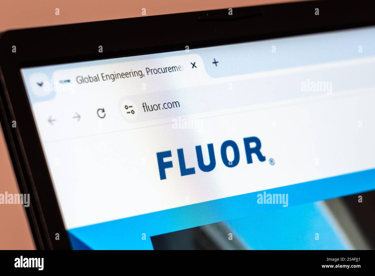 New York, USA - January 10, 2025: Fluor website highlighting global ...