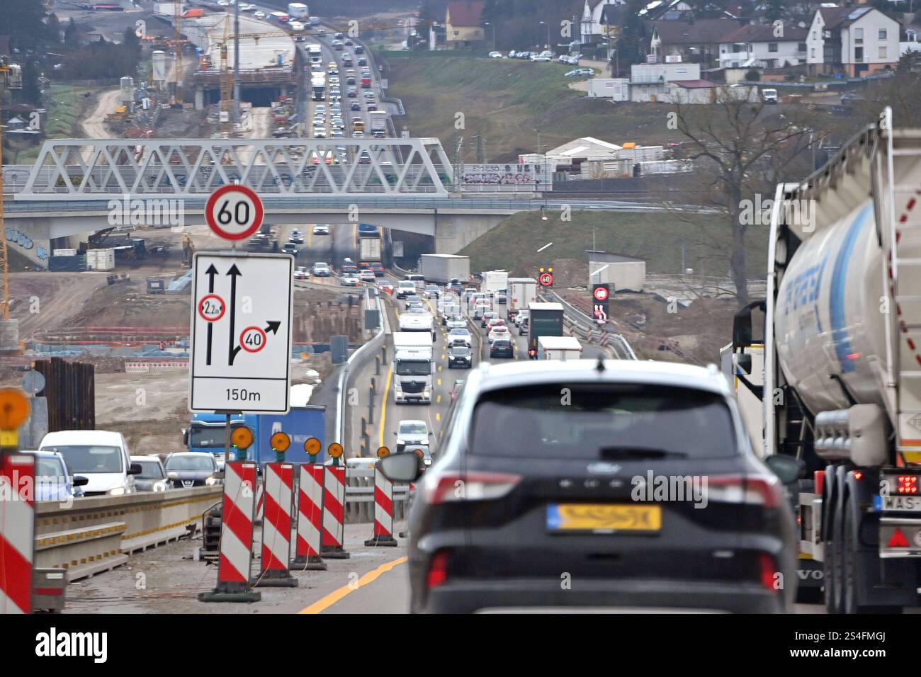 Autobahnausbau derr A8 bei Pforzheim. Dichter Verkehr,Grossbaustelle-6 ...
