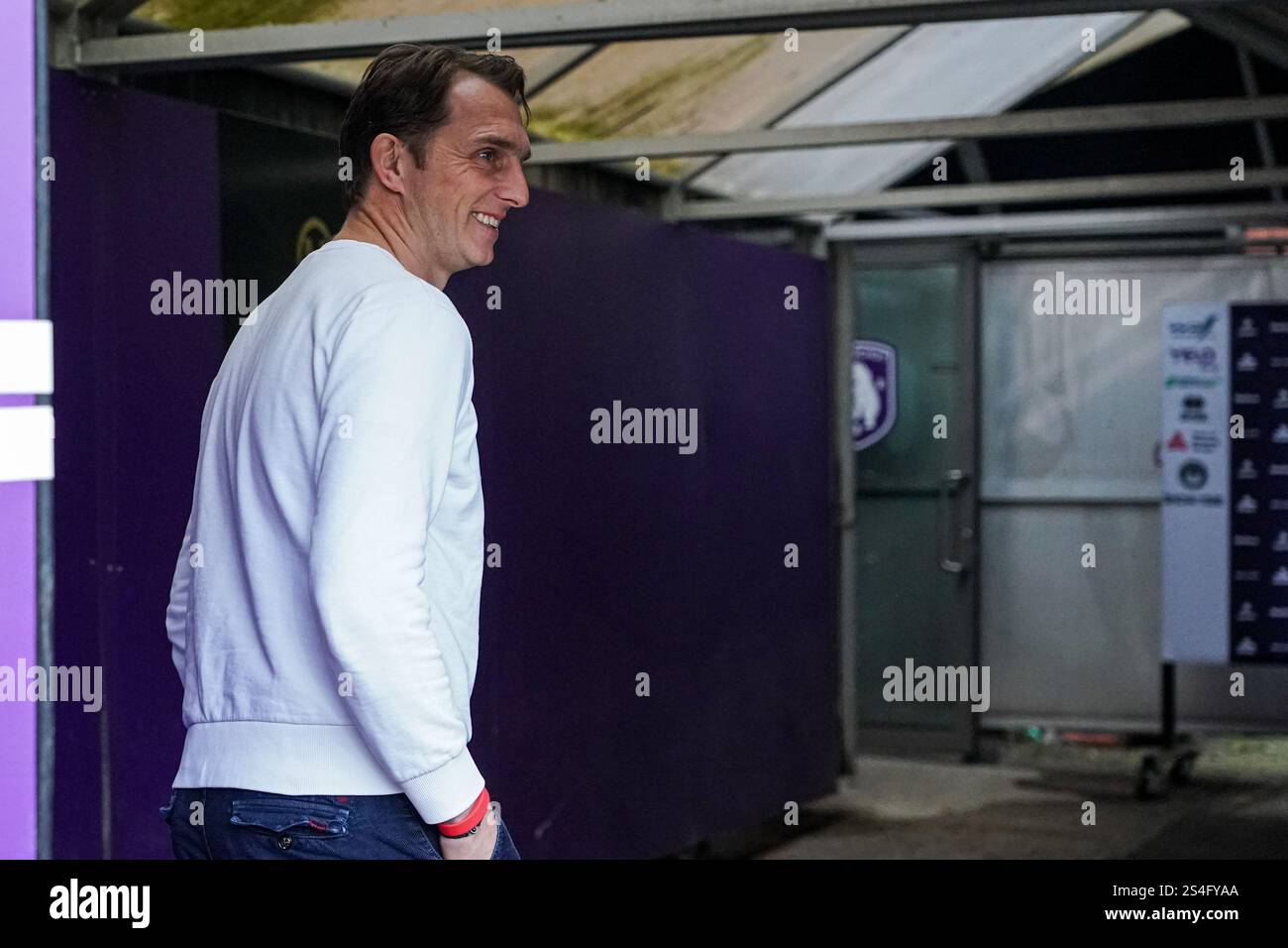 Antwerpen, Belgium. 12th Jan, 2025. ANTWERPEN, BELGIUM - JANUARY 12: head coach Jonas de Roeck ...