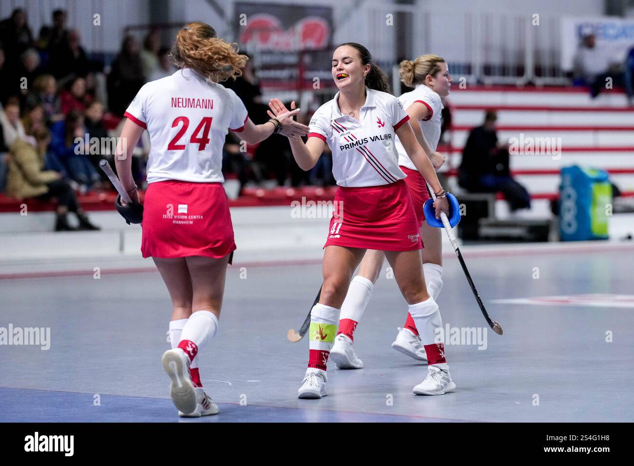 Mannheim, Deutschland. 12th Jan, 2025. v.li.: Marie Neumann (TSVMH, 24 ...