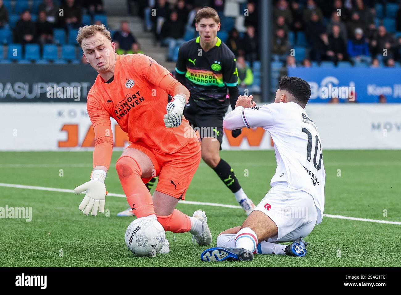 VELSEN, 12-01-2025, 711 Stadion. Dutch Football, Keuken Kampioen ...