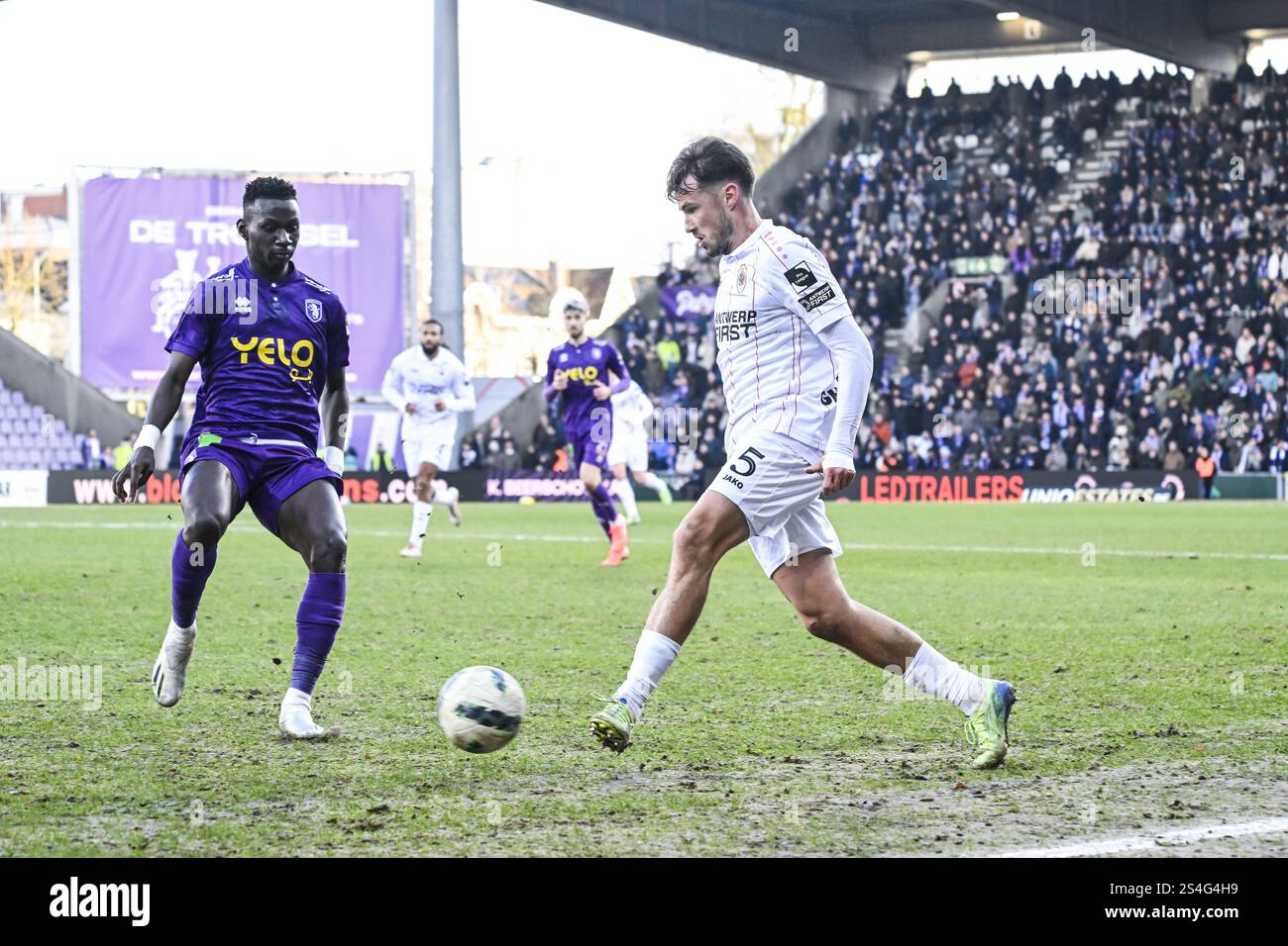 Antwerp, Belgium. 12th Jan, 2025. Beerschot's Marwan Al-Sahafi and ...
