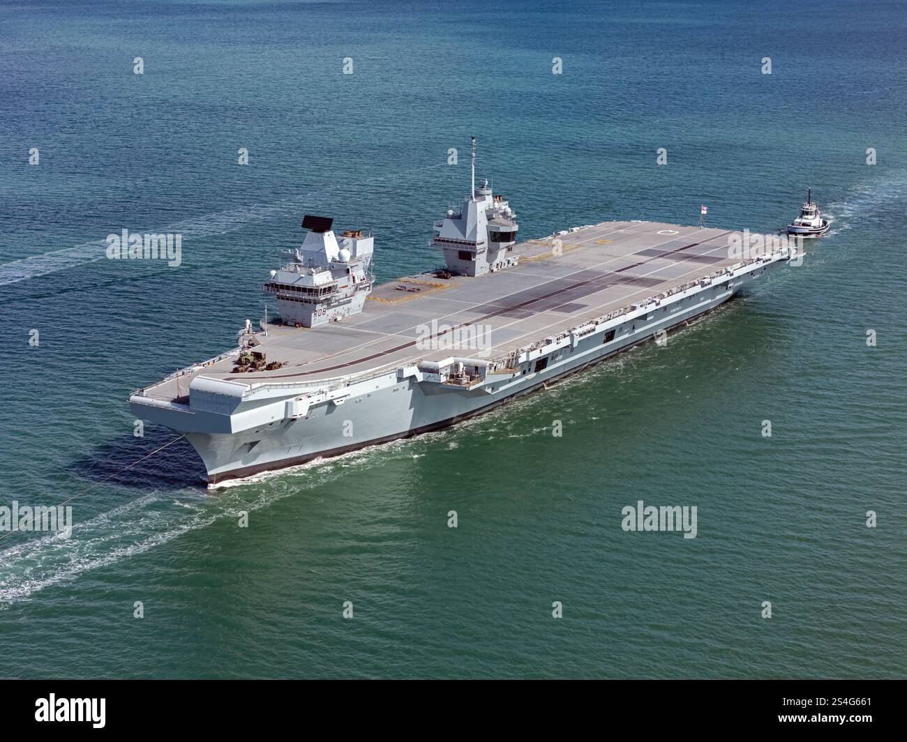 Aerial view of the Royal Navy aircraft carrier HMS Queen Elizabeth (R08 ...