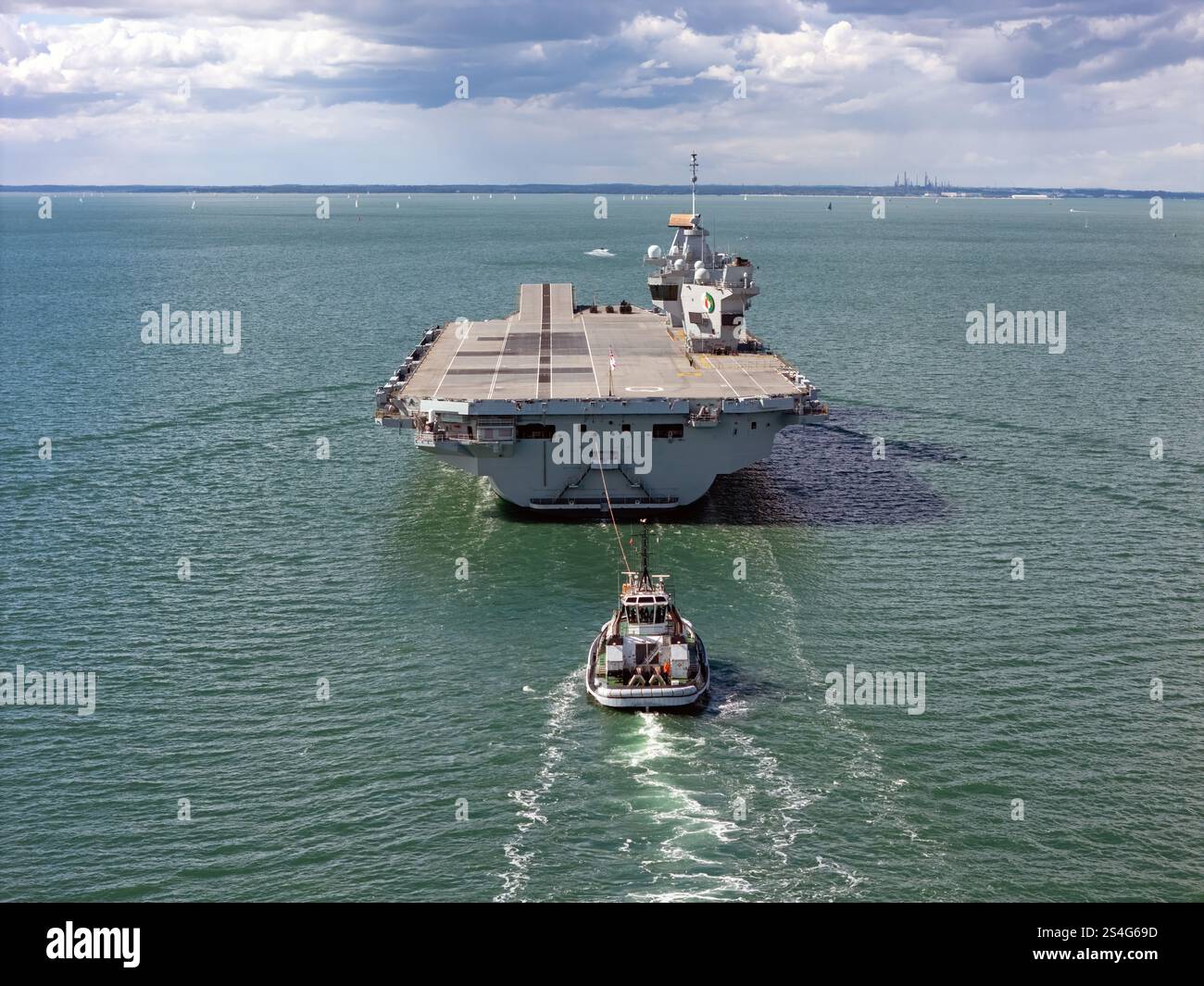 Aerial view of the Royal Navy aircraft carrier HMS Queen Elizabeth (R08 ...