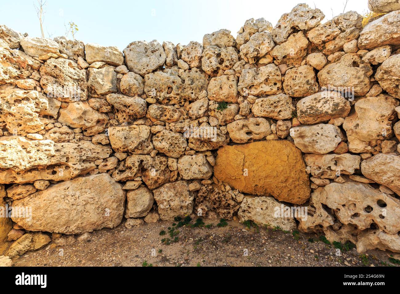 Masonry temple hi-res stock photography and images - Alamy