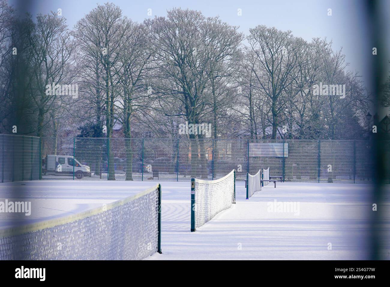 2025 starts with a covering of snow in Victoria Park Widnes, Cheshire ...