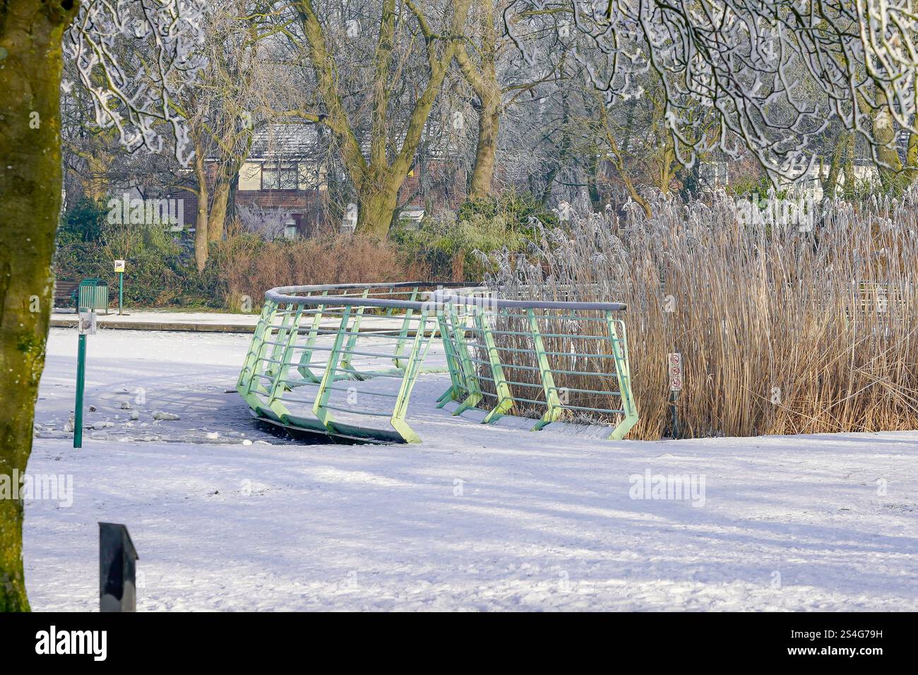 2025 starts with a covering of snow in Victoria Park Widnes, Cheshire ...