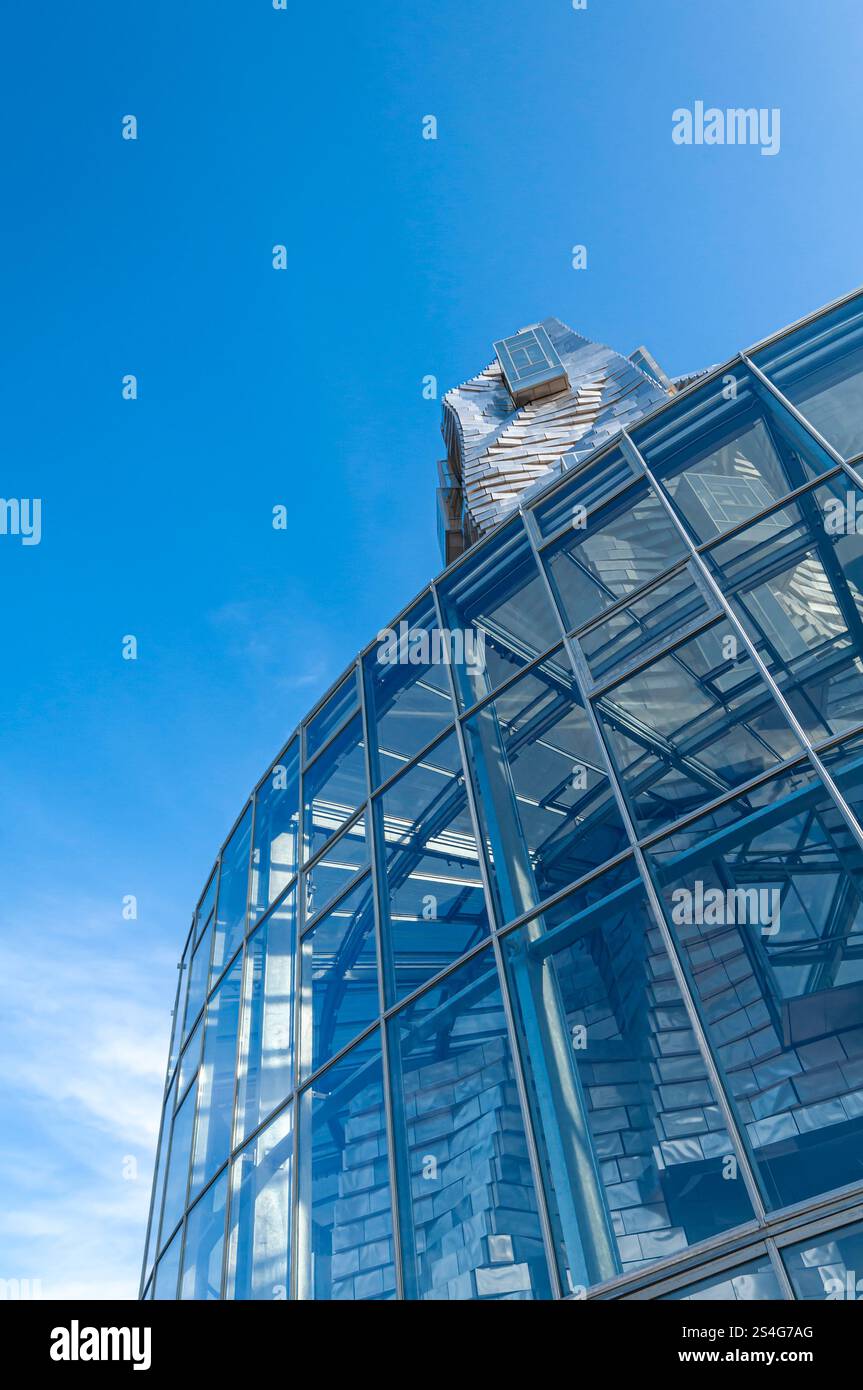 Luma Tower, the iconic new museum by Frank Gehry in old Arles ...