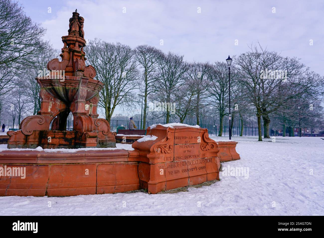 2025 starts with a covering of snow in Victoria Park Widnes, Cheshire ...