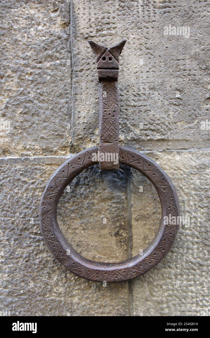 Horse tether on stone wall hi-res stock photography and images - Alamy