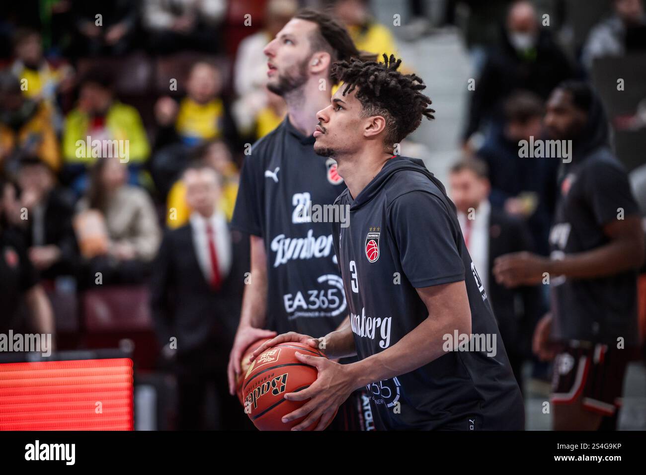 Gabriel Kuku (Bamberg Baskets, #03) mit Craig Moller (Bamberg Baskets ...