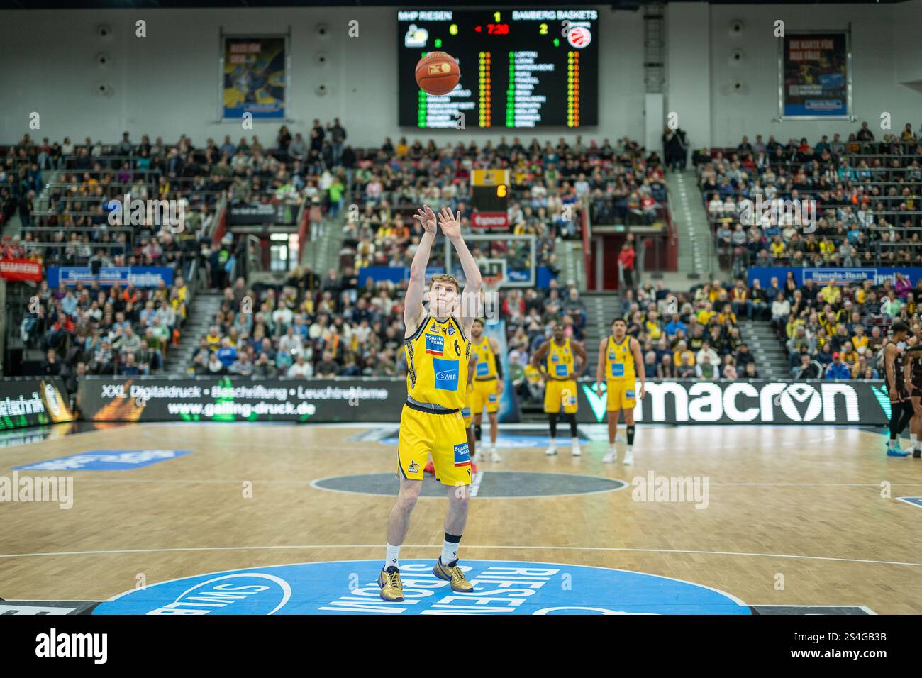 Johannes Patrick (MHP Riesen Ludwigsburg, #06), GER, MHP Riesen ...