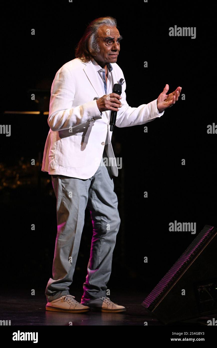 FORT LAUDERDALE FL - JANUARY 11: Johnny Mathis performs at The Broward ...