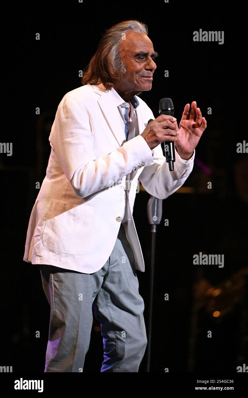 Fort Lauderdale FL, USA. 11th Jan, 2025. Johnny Mathis performs at The ...