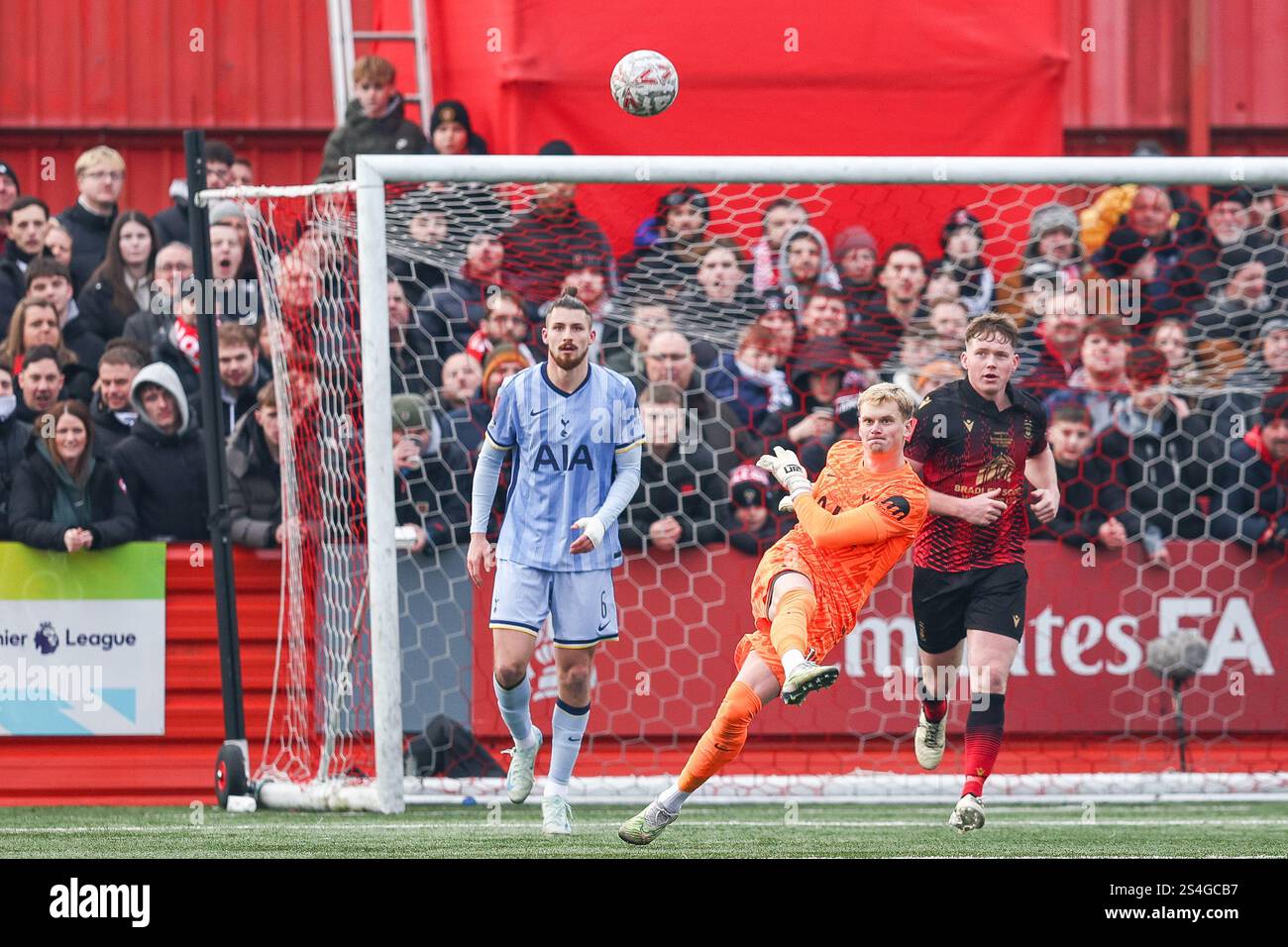 Tamworth on Sunday 12th January 2025. #31, goalkeeper Antonin Kinsky of ...
