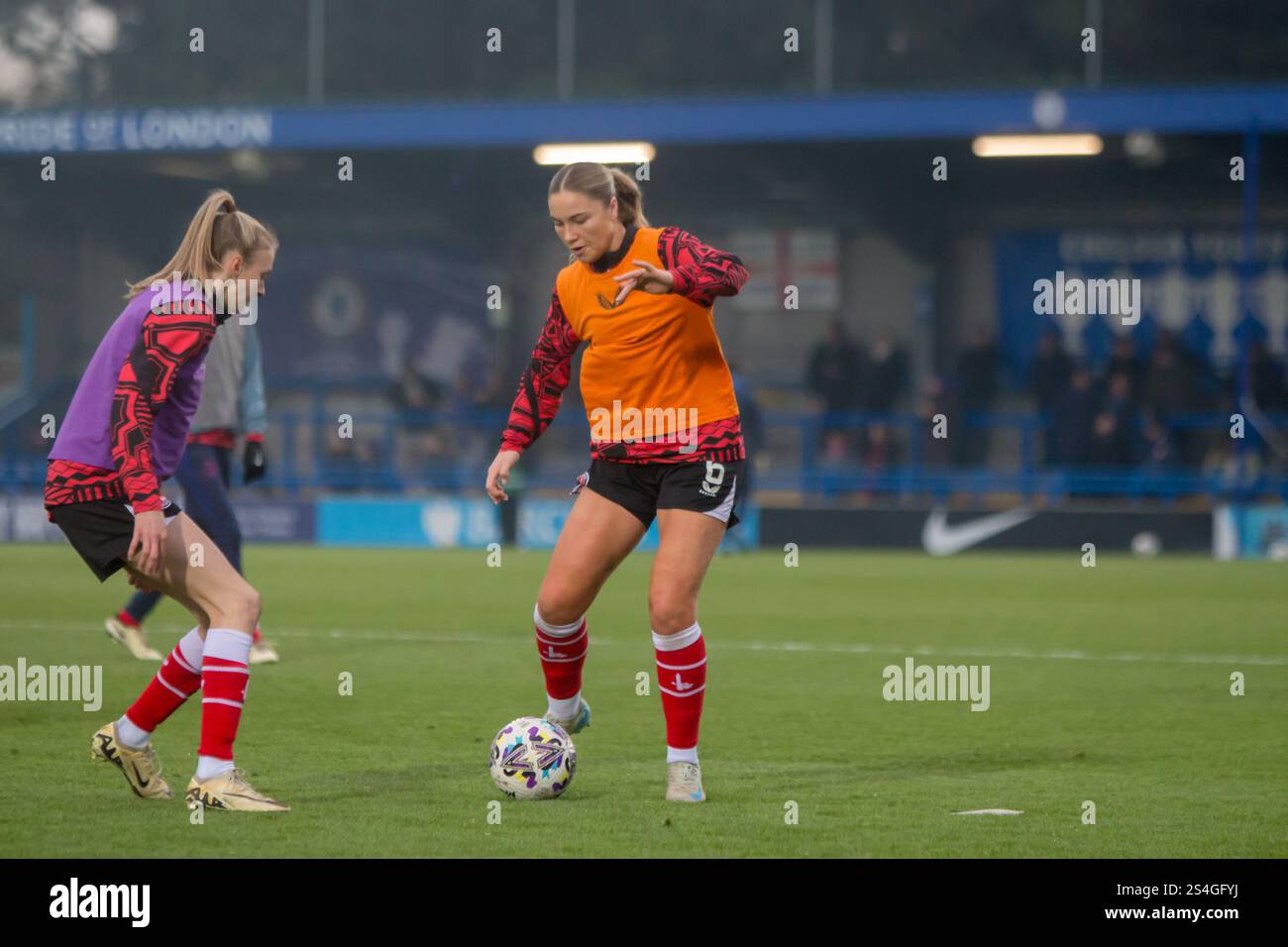 Kingston, England, 12th January 2025 Gracie Pearse (6 Charlton) warming ...