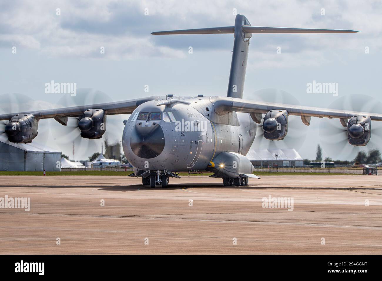 Airbus a400 atlas royal hi-res stock photography and images - Alamy