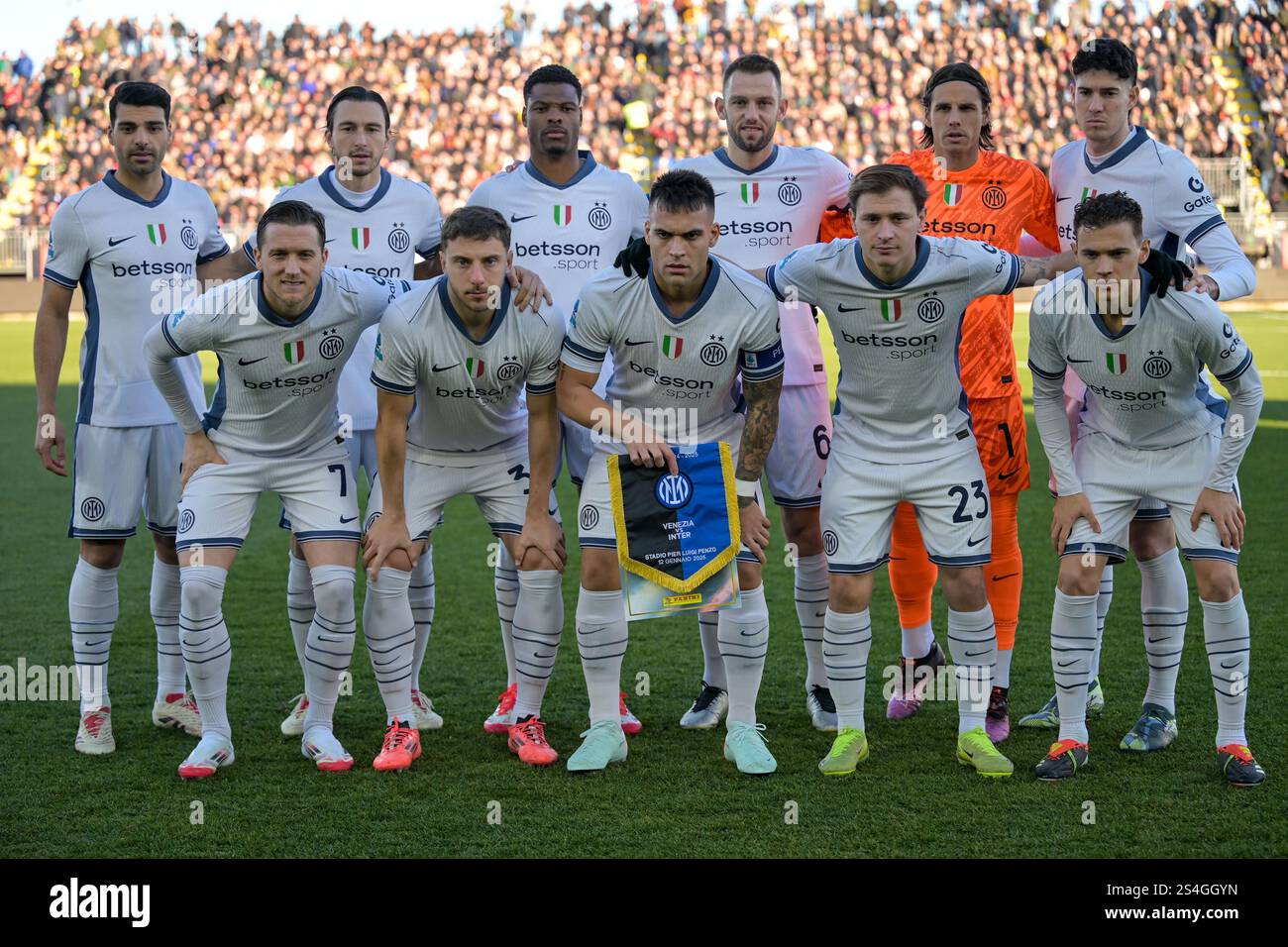 Inter - FC Internazionale for team photo lined up during Venezia FC vs ...