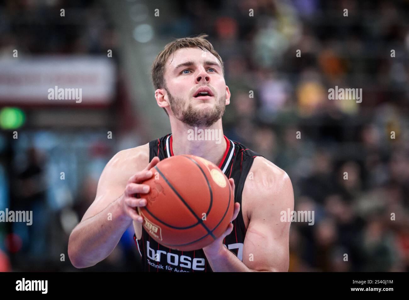 Moritz Krimmer (Bamberg Baskets, #27) - Freiwurf / GER, MHP Riesen ...