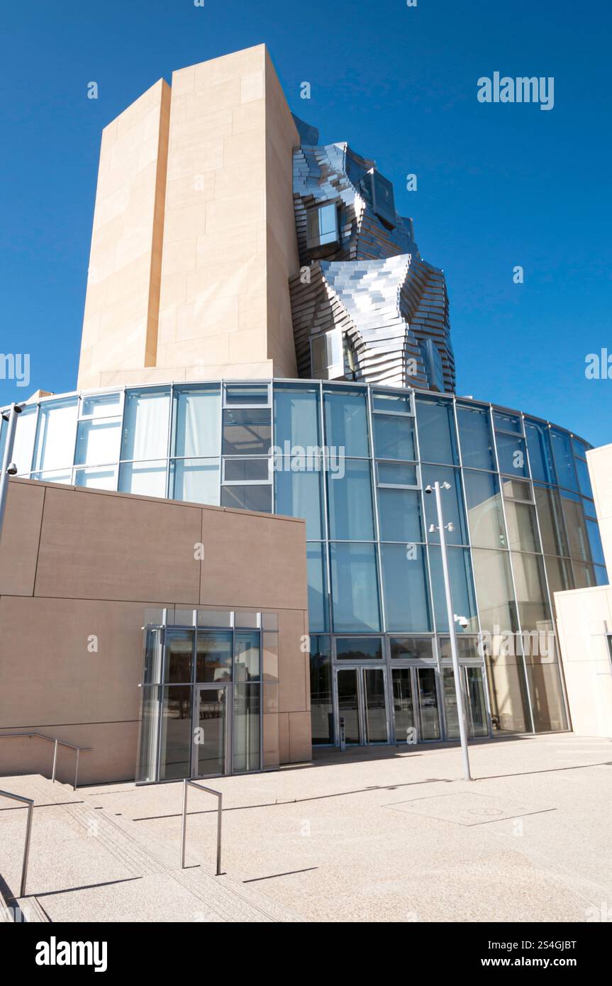Luma Tower, the iconic new museum by Frank Gehry in old Arles ...
