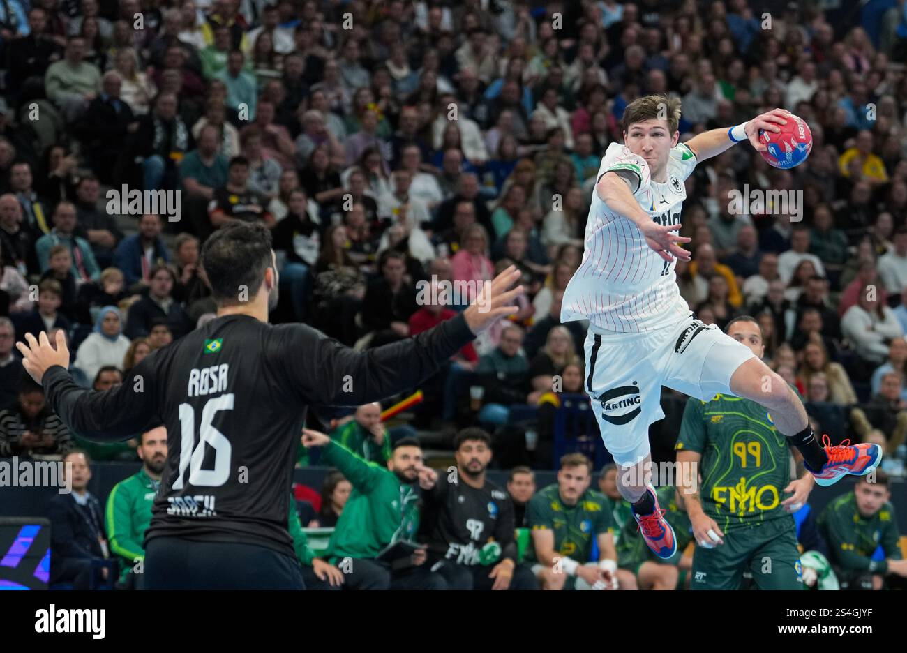 Hamburg, Germany. 11th Jan, 2025. Handball: International match ...