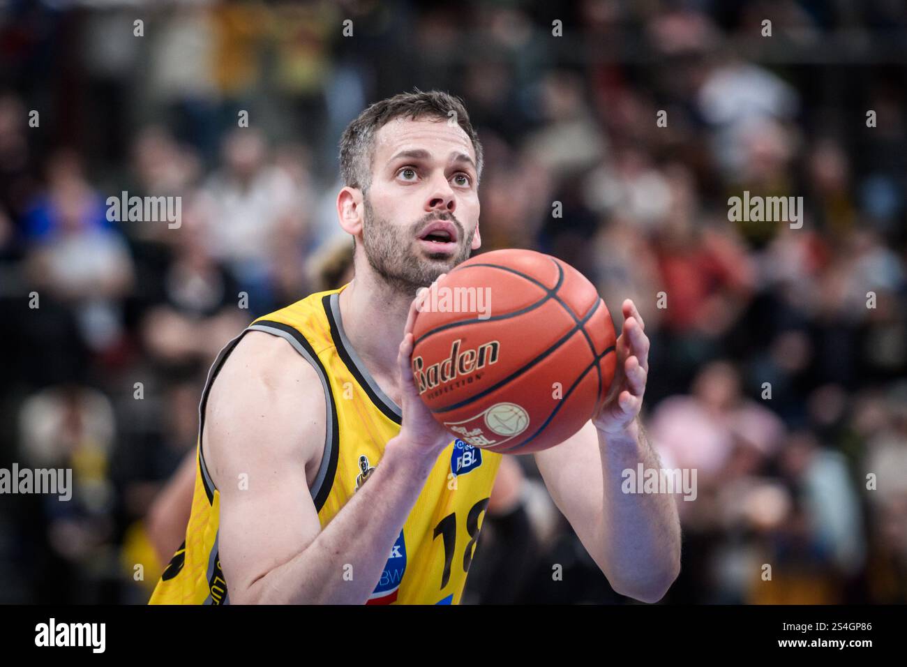 Jonas Wohlfarth-Bottermann (MHP Riesen Ludwigsburg, #18) - Freiwurf ...