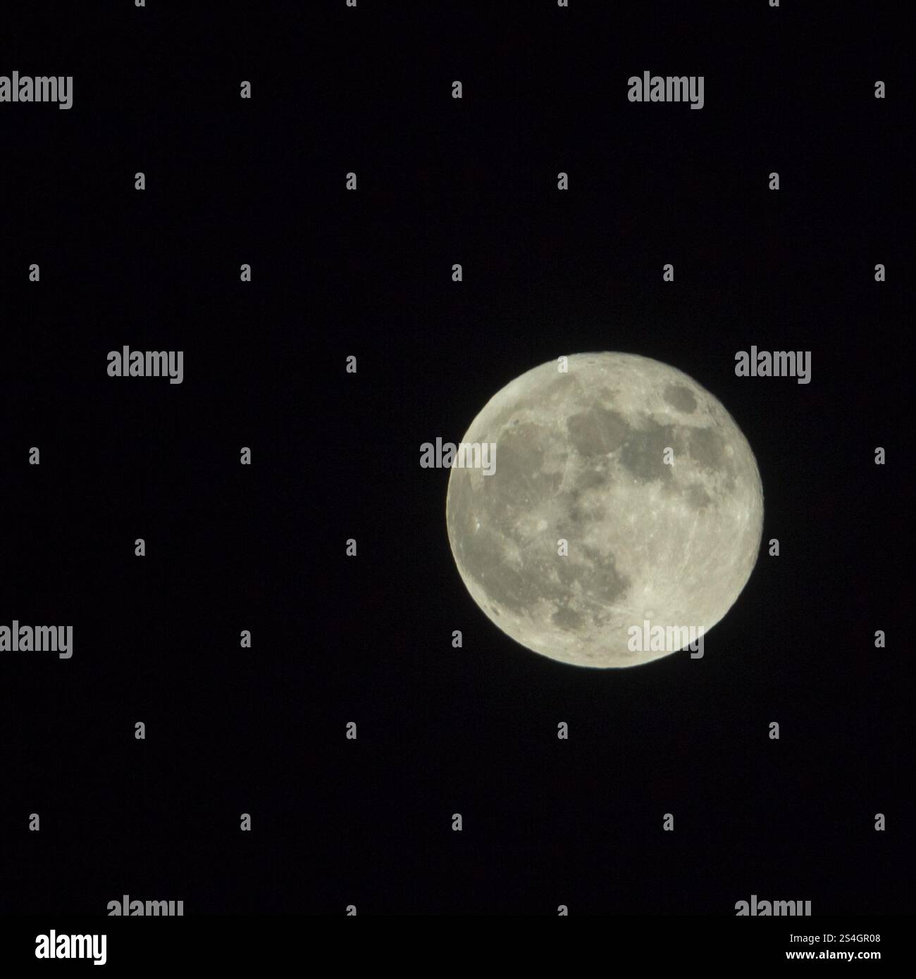 Super full moon observed hi-res stock photography and images - Alamy