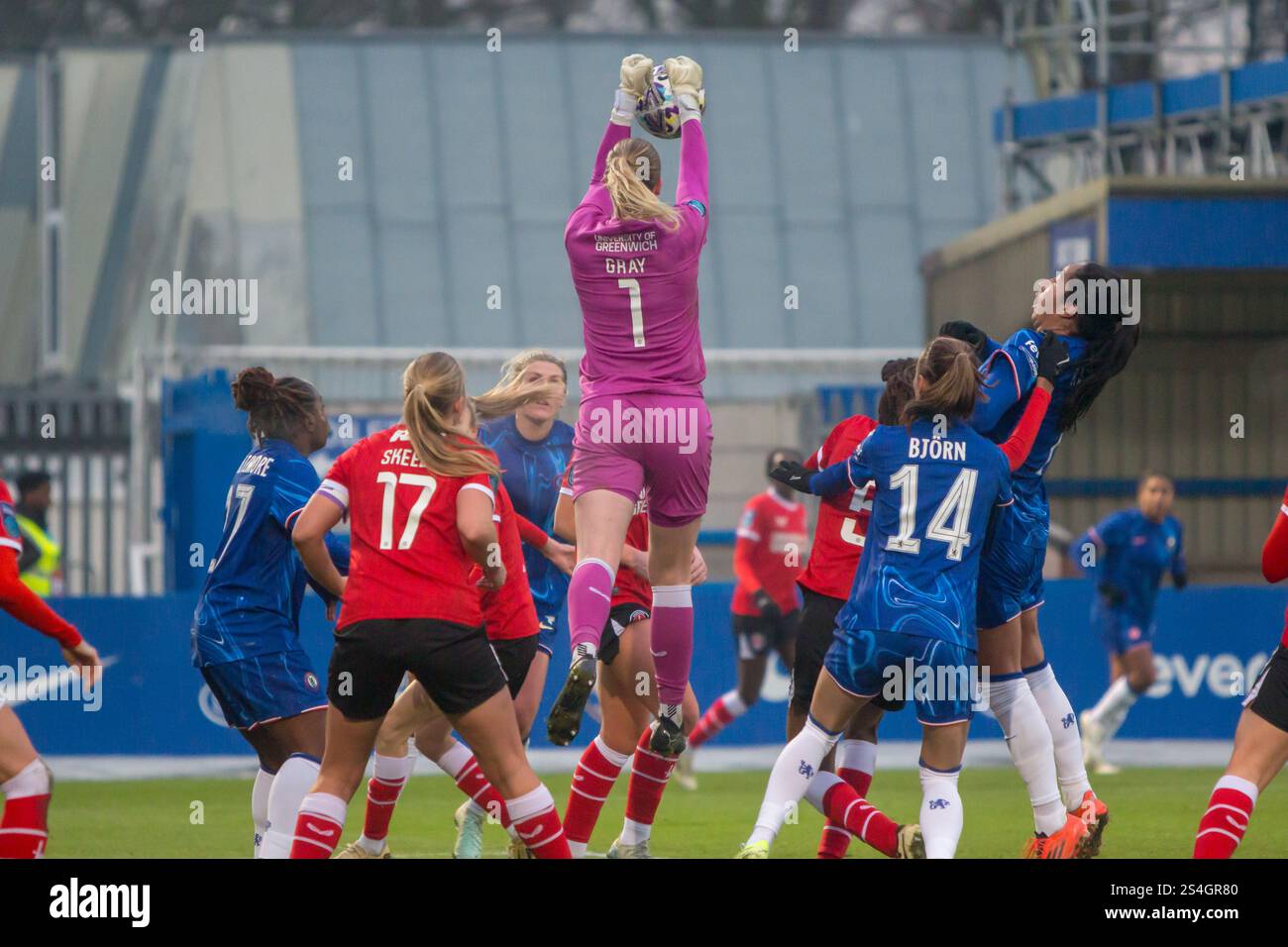 Kingston, UK. 12th Jan, 2025. Jessica Gray (1 Charlton) in action ...