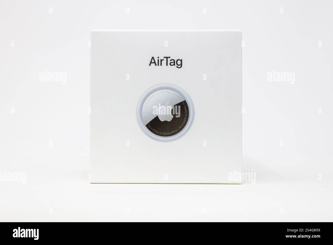 Apple computer airtag hi-res stock photography and images - Alamy