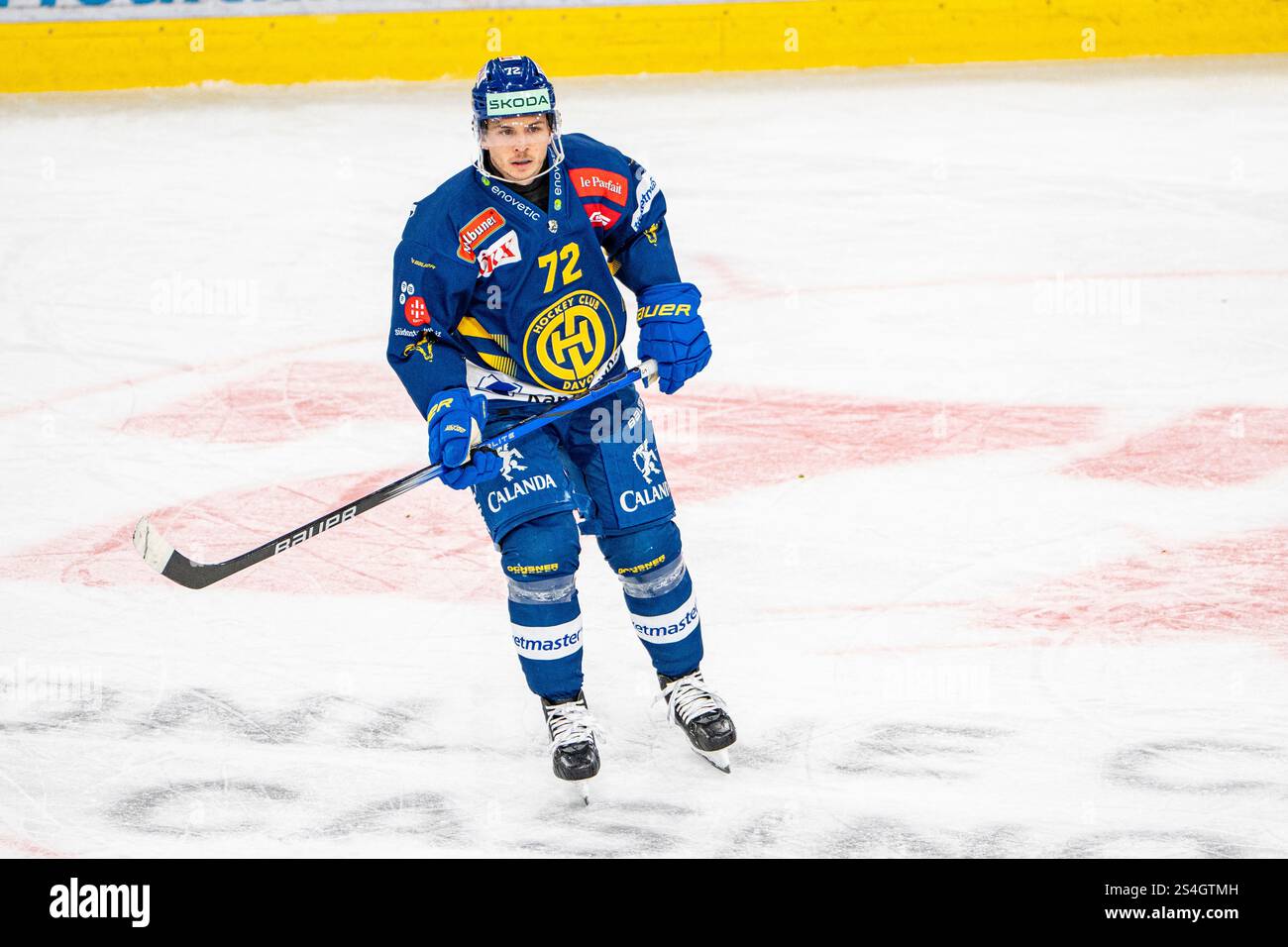 Davos-Platz, Eisstadion Davos, NL: HC Davos - SC, USA. 11th Jan, 2025. Bern, Tino Kessler of ...
