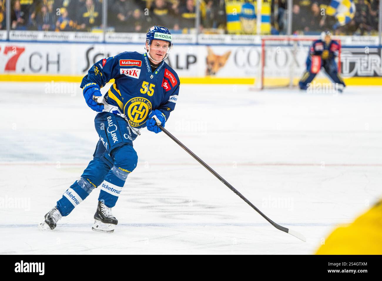 Davos-Platz, Eisstadion Davos, NL: HC Davos - SC, USA. 11th Jan, 2025. Bern, Calle Andersson of ...