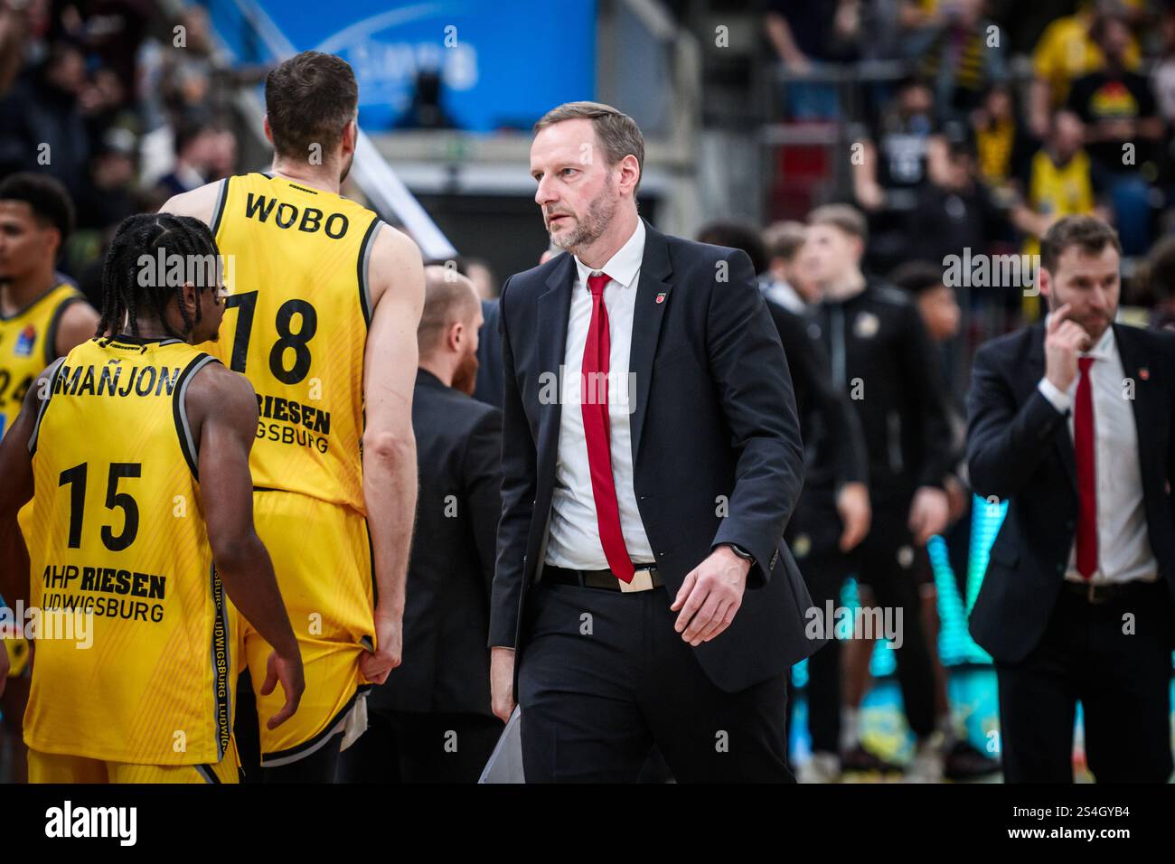 Arne Woltmann (Bamberg Baskets, Assistant Coach) - sichtlich ...