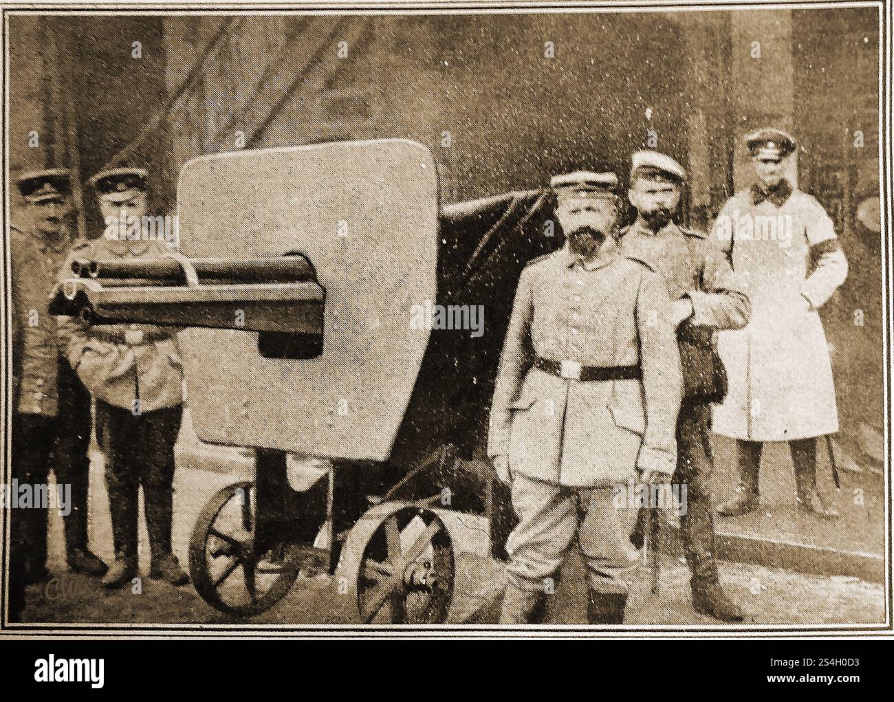 WWI - A revolver method machine gun held by the Germans at Lille but ...