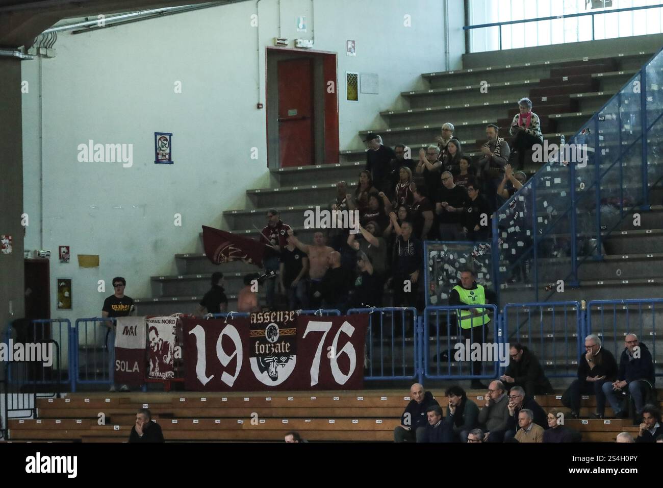 Cremona, Italy. 12th Jan, 2025. Umana Reyer Venezia Fans during Vanoli ...