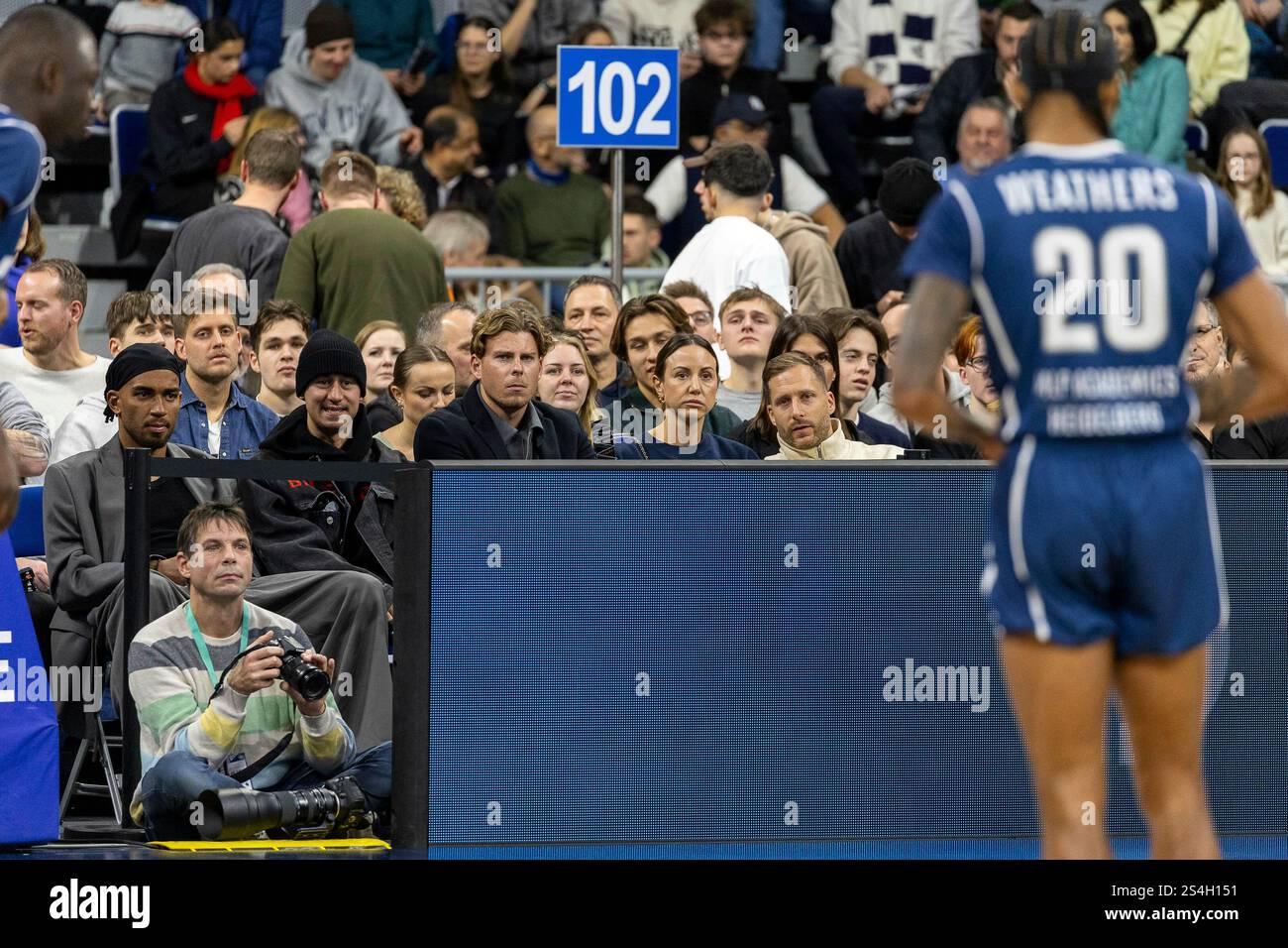 Mannheim, Deutschland. 12th Jan, 2025. Oliver Baumann, Tom Bischof ...