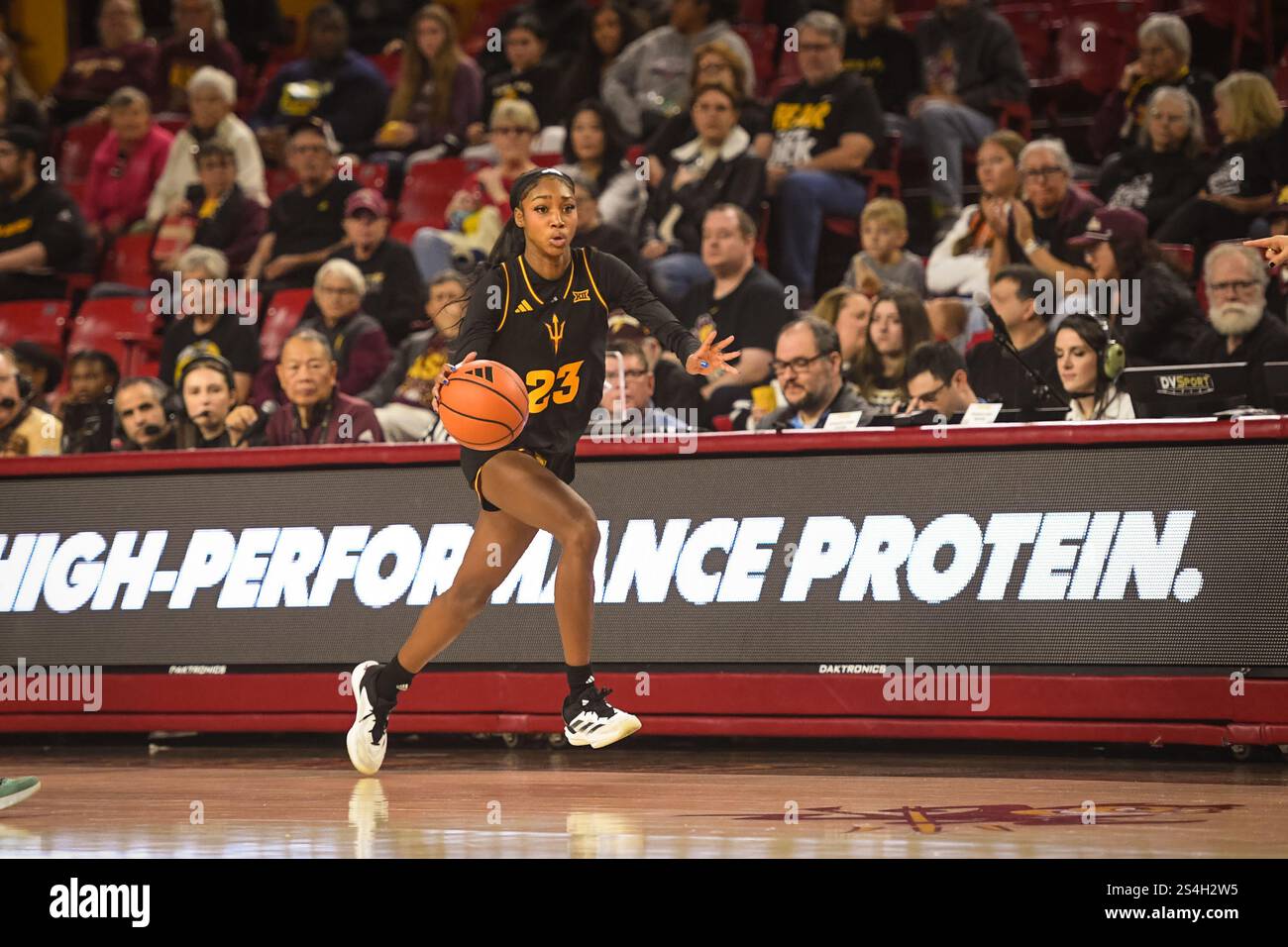 Arizona State Sun Devils guard Jalyn Brown (23) drives down court in ...
