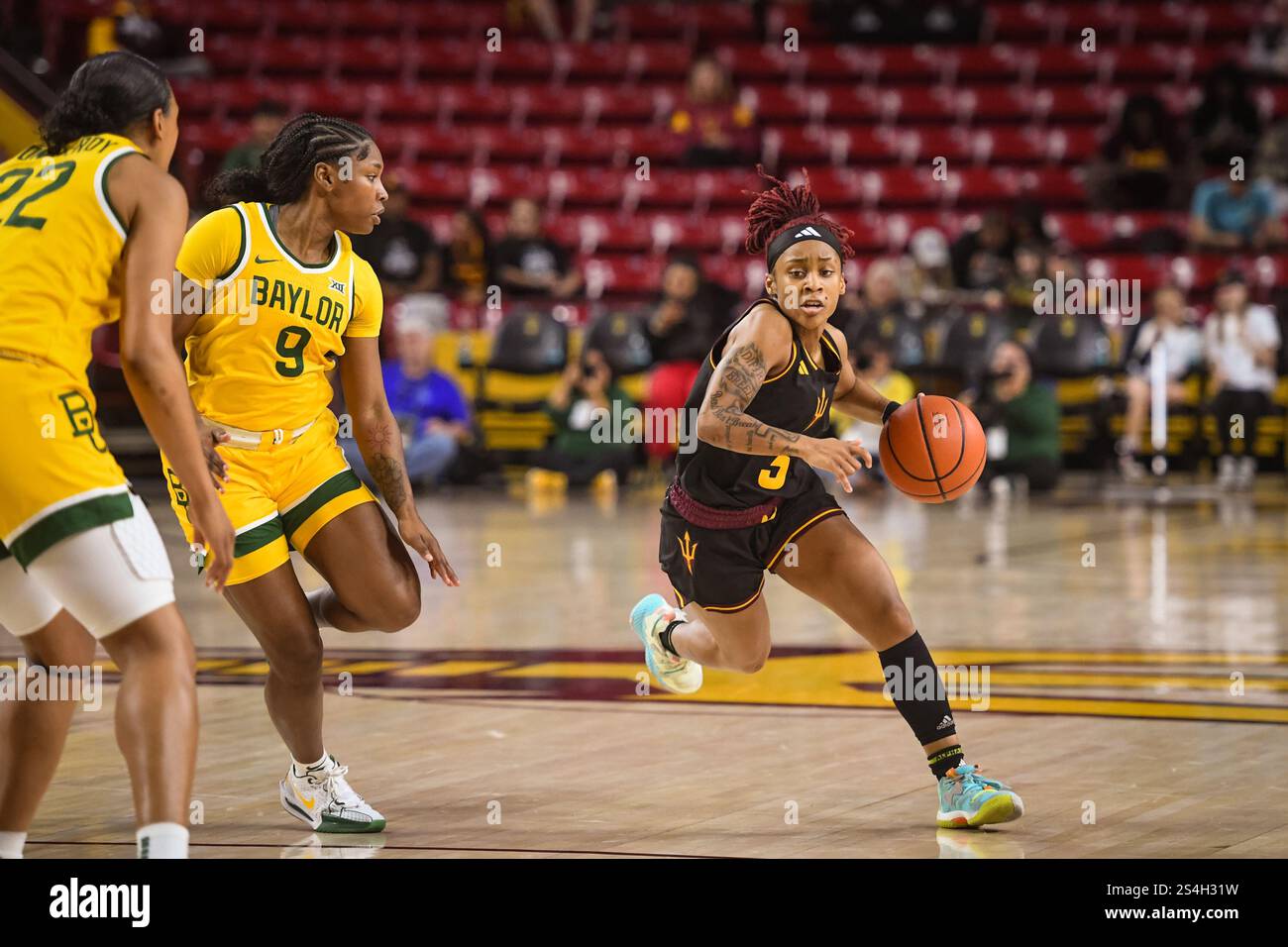 Arizona State Sun Devils guard Tyi Skinner (3) drives toward the basket ...