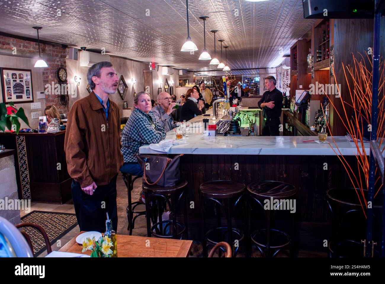 New York City, NY, USA, Crowd People Sharing Drinks inside Traditional ...