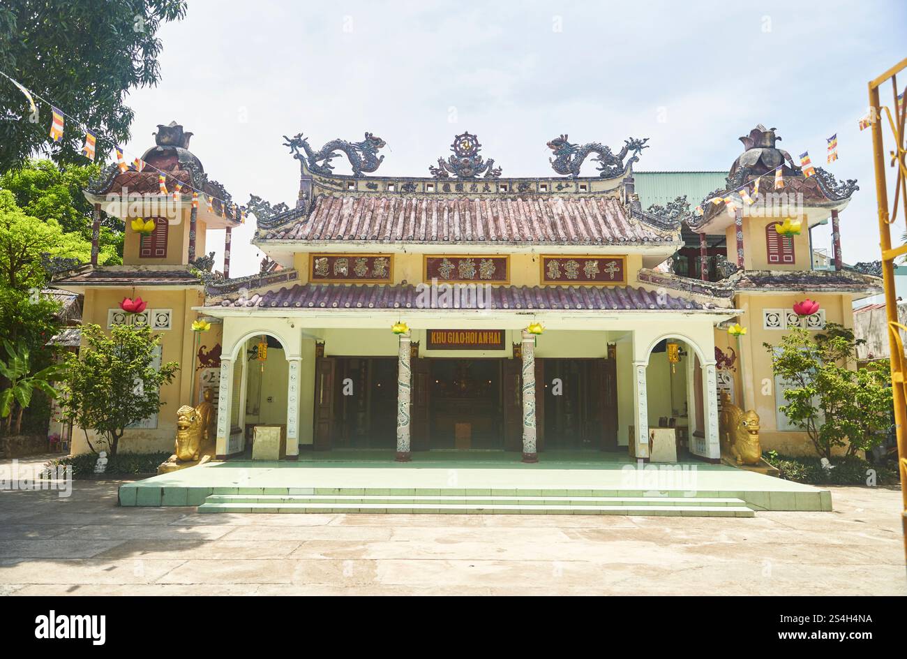 Danang, Vietnam - 27.06.2023: The exquisite Traditional Vietnamese ...