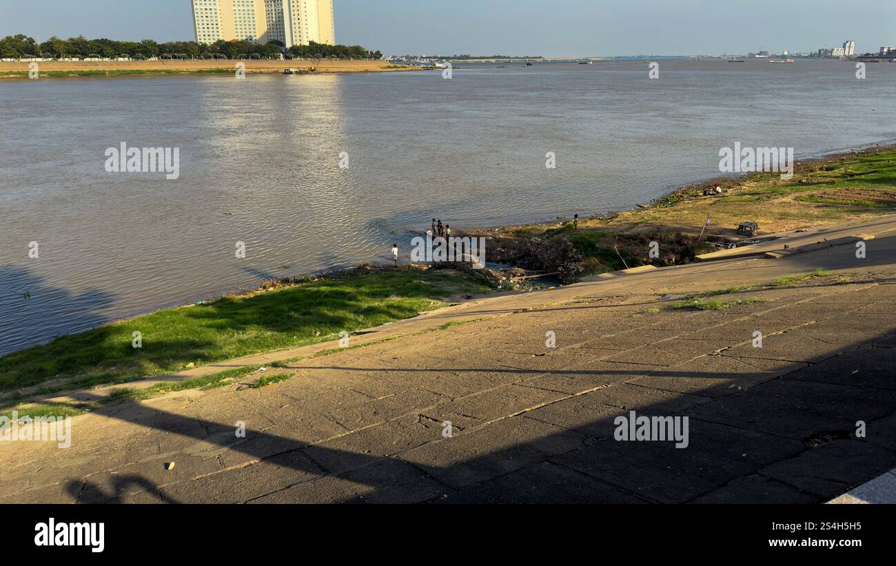 Phnom Penh, Cambodia, Asia, January 12 2025: Phnom Penh river and ...